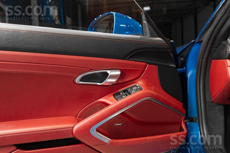 Blue Porsche Cayman 2019 in Riga, with an engine capacity of 2.00 L and mileage of 78 thousand km for 55000 €, photo 13 on AUTOMOTO.COM.LV
