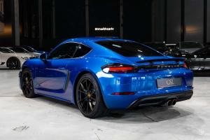 Zils Porsche Cayman 2019 Rīga, ar dzinēja tilpumu 1.99 L un nobraukumu 78 tūkst. km par 55000 €, foto 7 vietnē AUTOMOTO.COM.LV