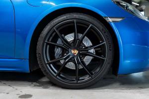 Zils Porsche Cayman 2019 Rīga, ar dzinēja tilpumu 1.99 L un nobraukumu 78 tūkst. km par 55000 €, foto 8 vietnē AUTOMOTO.COM.LV