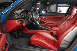 Zils Porsche Cayman 2019 Rīga, ar dzinēja tilpumu 1.99 L un nobraukumu 78 tūkst. km par 55000 €, foto 10 vietnē AUTOMOTO.COM.LV
