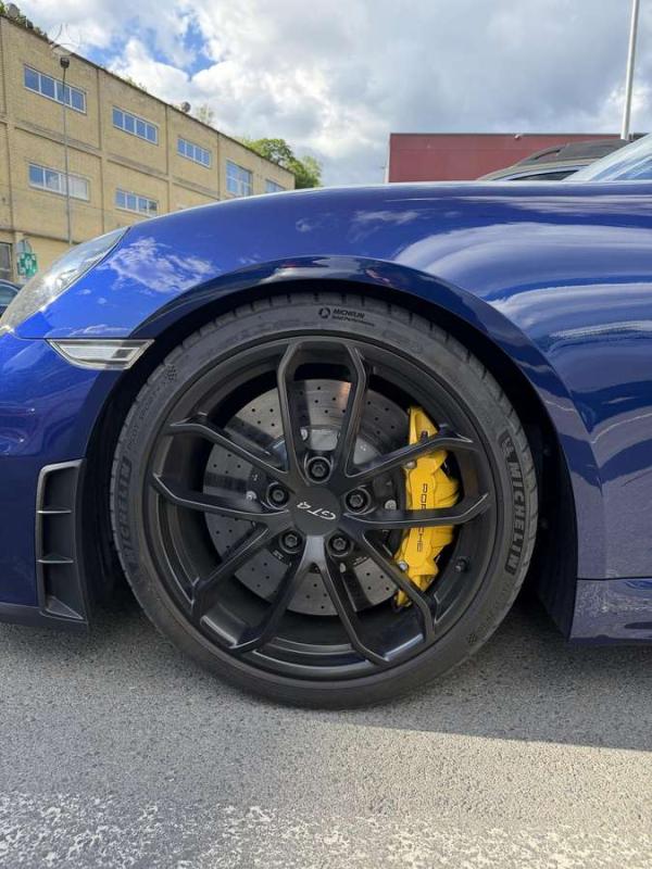 Blue Porsche Cayman 2022 in Vilnius, with an engine capacity of 4.00 L and mileage of 21 thousand km for 118999 €, photo 6 on AUTOMOTO.COM.LV