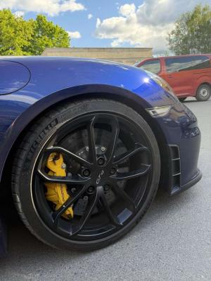 Blue Porsche Cayman 2022 in Vilnius, with an engine capacity of 4.00 L and mileage of 21 thousand km for 118999 €, photo 10 on AUTOMOTO.COM.LV