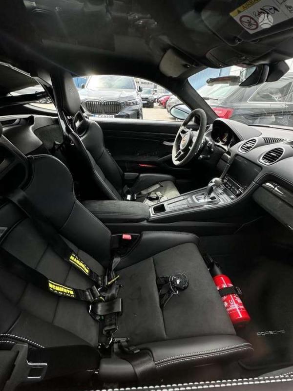 Blue Porsche Cayman 2022 in Vilnius, with an engine capacity of 4.00 L and mileage of 21 thousand km for 118999 €, photo 10 on AUTOMOTO.COM.LV
