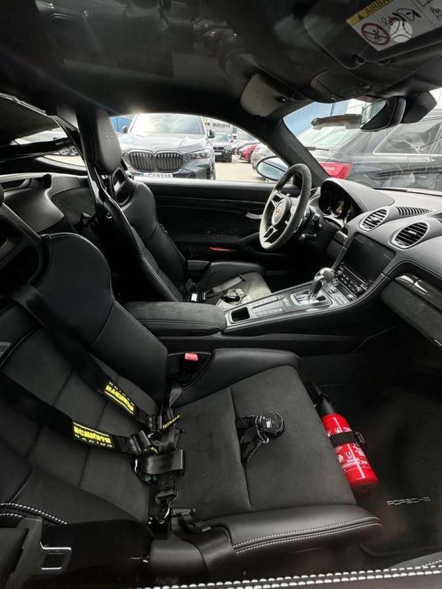Blue Porsche Cayman 2022 in Vilnius, with an engine capacity of 4.00 L and mileage of 21 thousand km for 118999 €, photo 11 on AUTOMOTO.COM.LV