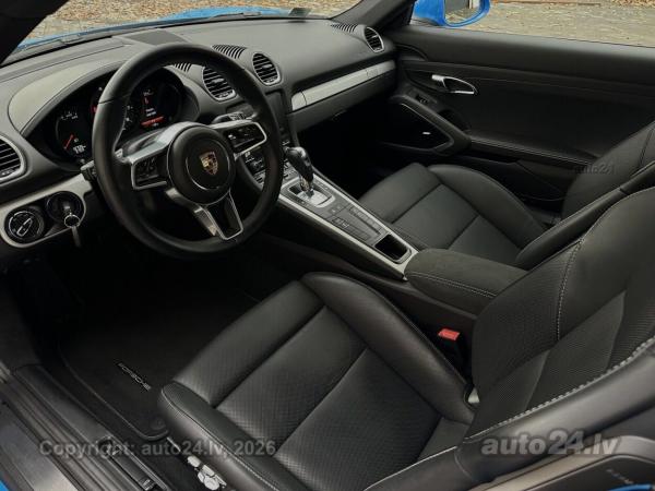 Zils Porsche Cayman 2024 Rīga, ar dzinēja tilpumu 0.00 L un nobraukumu 14 tūkst. km par 70660 €, foto 7 vietnē AUTOMOTO.COM.LV