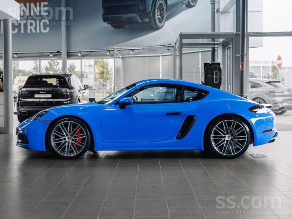 Blue Porsche Cayman 2024 in Riga, with an engine capacity of 4.00 L and mileage of 21 thousand km for 94700 €, photo 2 on AUTOMOTO.COM.LV