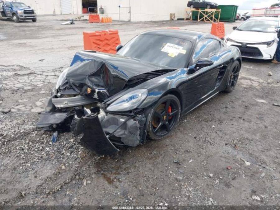 Porsche Cayman 2017 in Klaipeda, with an engine capacity of 0.00 L and mileage of 0 thousand km for 10000 €, photo 3 on AUTOMOTO.COM.LV