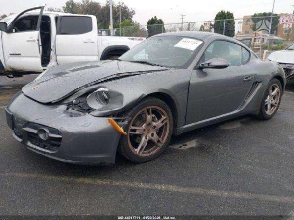 Pelēks Porsche Cayman 2008 Klaipėda, ar dzinēja tilpumu 2.69 L un nobraukumu 294 tūkst. km par 12000 €, foto 2 vietnē AUTOMOTO.COM.LV