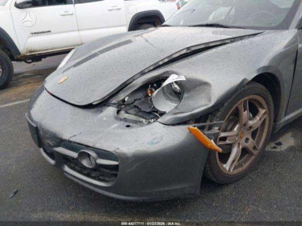 Pelēks Porsche Cayman 2008 Klaipėda, ar dzinēja tilpumu 2.69 L un nobraukumu 294 tūkst. km par 12000 €, foto 6 vietnē AUTOMOTO.COM.LV