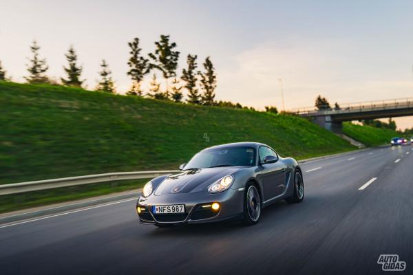 Pelēks Porsche Cayman 2011 Viļņa, ar dzinēja tilpumu 2.90 L un nobraukumu 145 tūkst. km par 26987 €, foto 1 vietnē AUTOMOTO.COM.LV