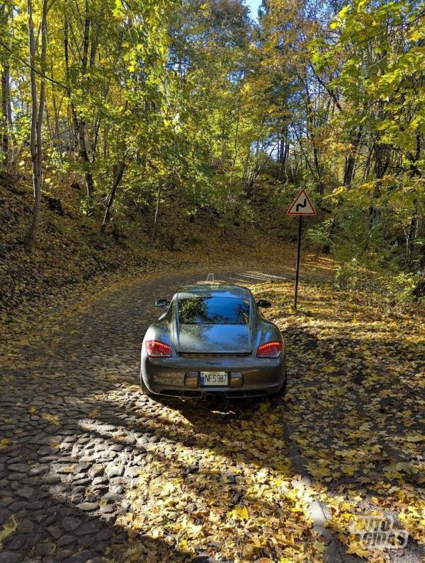 Pelēks Porsche Cayman 2011 Viļņa, ar dzinēja tilpumu 2.90 L un nobraukumu 145 tūkst. km par 26987 €, foto 4 vietnē AUTOMOTO.COM.LV