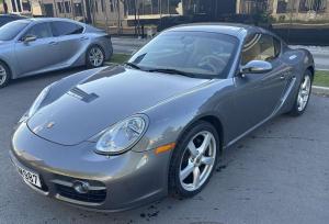 Pelēks Porsche Cayman 2012 Kauņa, ar dzinēja tilpumu 2.69 L un nobraukumu 115 tūkst. km par 24900 €, foto  vietnē AUTOMOTO.COM.LV