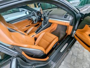Pelēks Porsche Cayman 2014 Kauņa, ar dzinēja tilpumu 3.40 L un nobraukumu 137 tūkst. km par 40500 €, foto 12 vietnē AUTOMOTO.COM.LV