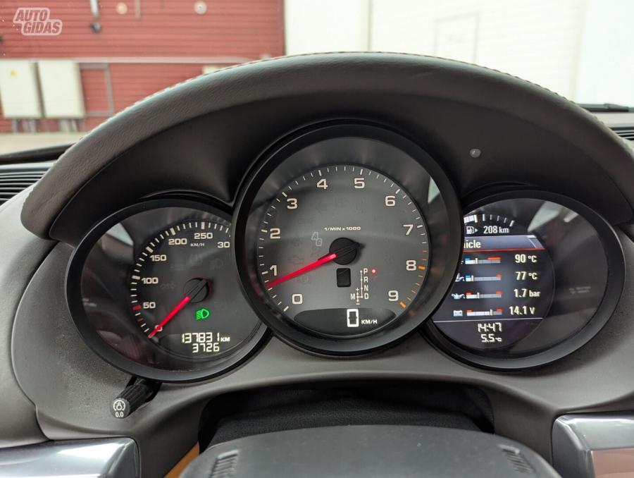 Pelēks Porsche Cayman 2014 Kauņa, ar dzinēja tilpumu 3.40 L un nobraukumu 137 tūkst. km par 40500 €, foto 13 vietnē AUTOMOTO.COM.LV
