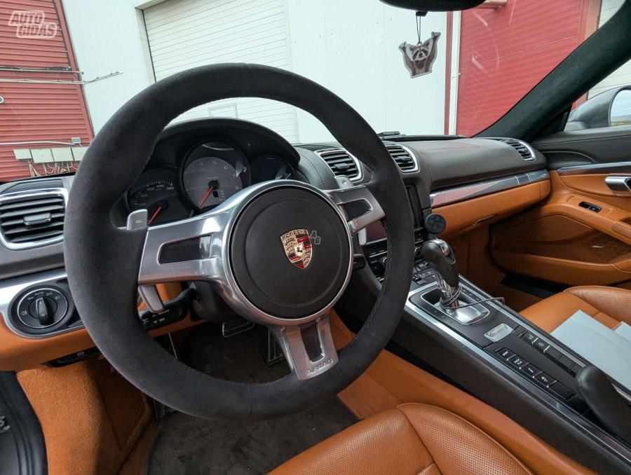 Pelēks Porsche Cayman 2014 Kauņa, ar dzinēja tilpumu 3.40 L un nobraukumu 137 tūkst. km par 40500 €, foto 14 vietnē AUTOMOTO.COM.LV