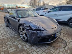 Grey Porsche Cayman 2017 in Kaunas, with an engine capacity of 2.00 L and mileage of 104 thousand km for 27500 €, photo 2 on AUTOMOTO.COM.LV
