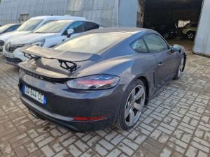 Grey Porsche Cayman 2017 in Kaunas, with an engine capacity of 2.00 L and mileage of 104 thousand km for 27500 €, photo 4 on AUTOMOTO.COM.LV