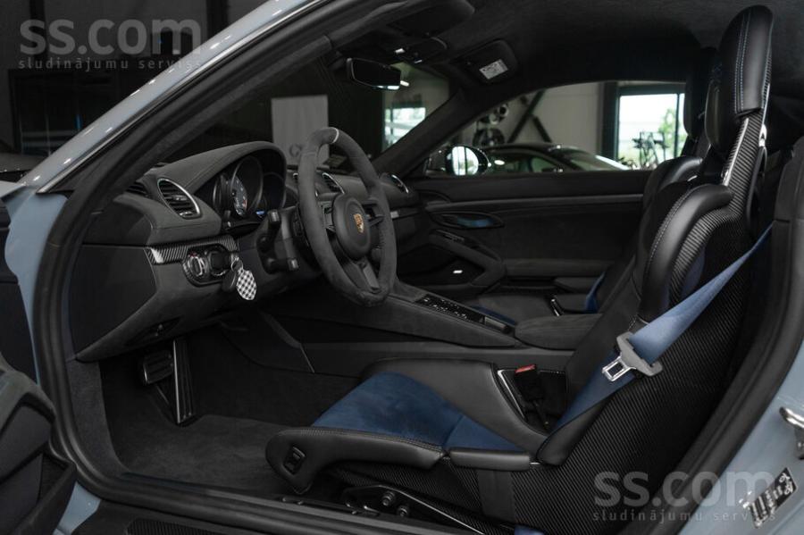 Grey Porsche Cayman 2022 in Riga, with an engine capacity of 4.00 L and mileage of 9 thousand km for 155000 €, photo 14 on AUTOMOTO.COM.LV