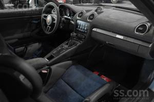 Grey Porsche Cayman 2022 in Riga, with an engine capacity of 4.00 L and mileage of 9 thousand km for 155000 €, photo 16 on AUTOMOTO.COM.LV