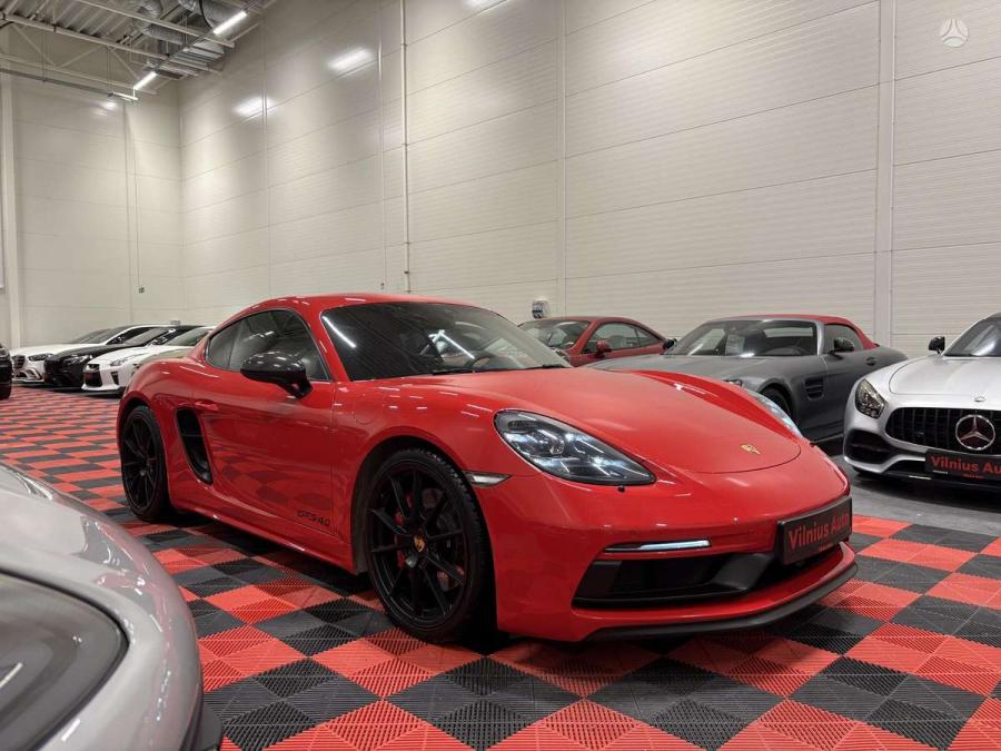 Red Porsche Cayman 2021 in Vilnius, with an engine capacity of 4.00 L and mileage of 83 thousand km for 70000 €, photo 3 on AUTOMOTO.COM.LV