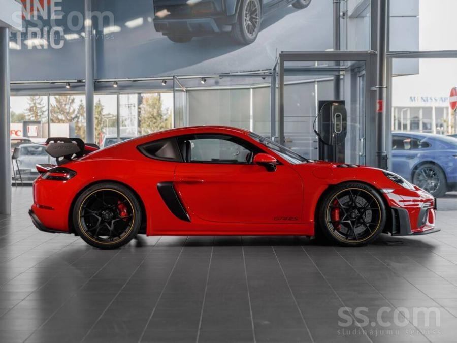 Red Porsche Cayman 2026 in Riga, with an engine capacity of 4.00 L and mileage of 4 thousand km for 147000 €, photo 8 on AUTOMOTO.COM.LV