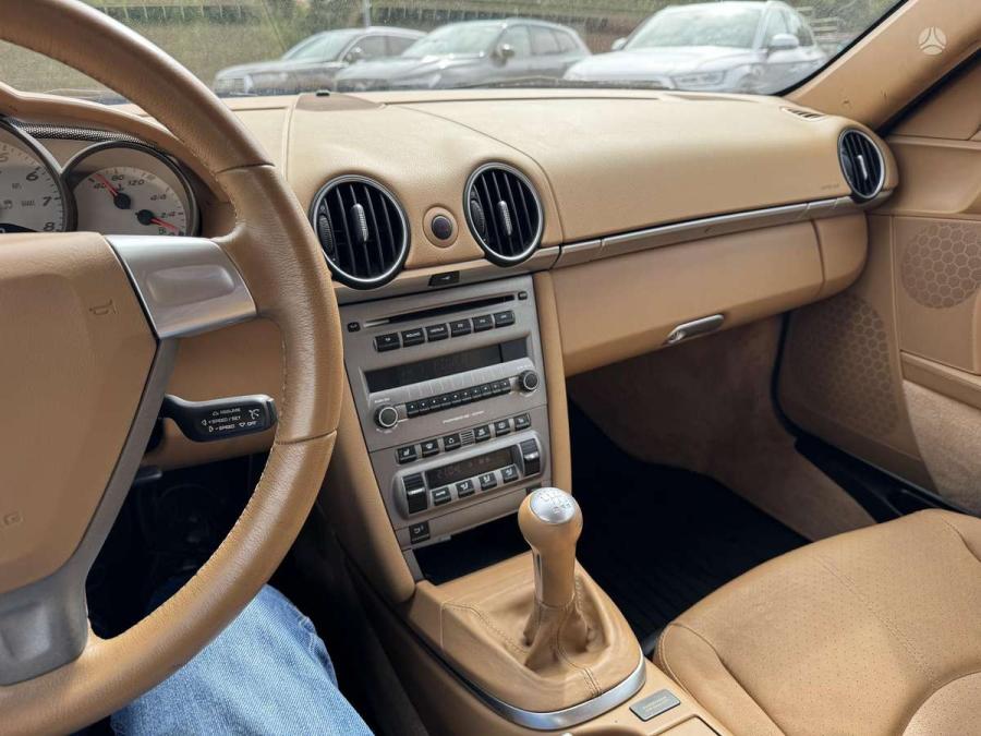 White Porsche Cayman 2008 in Panevezys, with an engine capacity of 3.39 L and mileage of 149 thousand km for 19900 €, photo 9 on AUTOMOTO.COM.LV