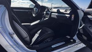 White Porsche Cayman 2016 in Tallinn, with an engine capacity of 3.40 L and mileage of 115 thousand km for 67981 €, photo 8 on AUTOMOTO.COM.LV