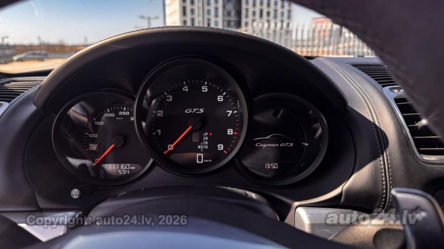 White Porsche Cayman 2016 in Tallinn, with an engine capacity of 3.40 L and mileage of 115 thousand km for 67981 €, photo 14 on AUTOMOTO.COM.LV