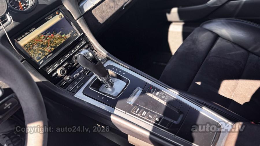 White Porsche Cayman 2016 in Tallinn, with an engine capacity of 3.40 L and mileage of 115 thousand km for 67981 €, photo 16 on AUTOMOTO.COM.LV