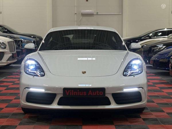 Balts Porsche Cayman 2017 Viļņa, ar dzinēja tilpumu 2.00 L un nobraukumu 53 tūkst. km par 52990 €, foto 2 vietnē AUTOMOTO.COM.LV