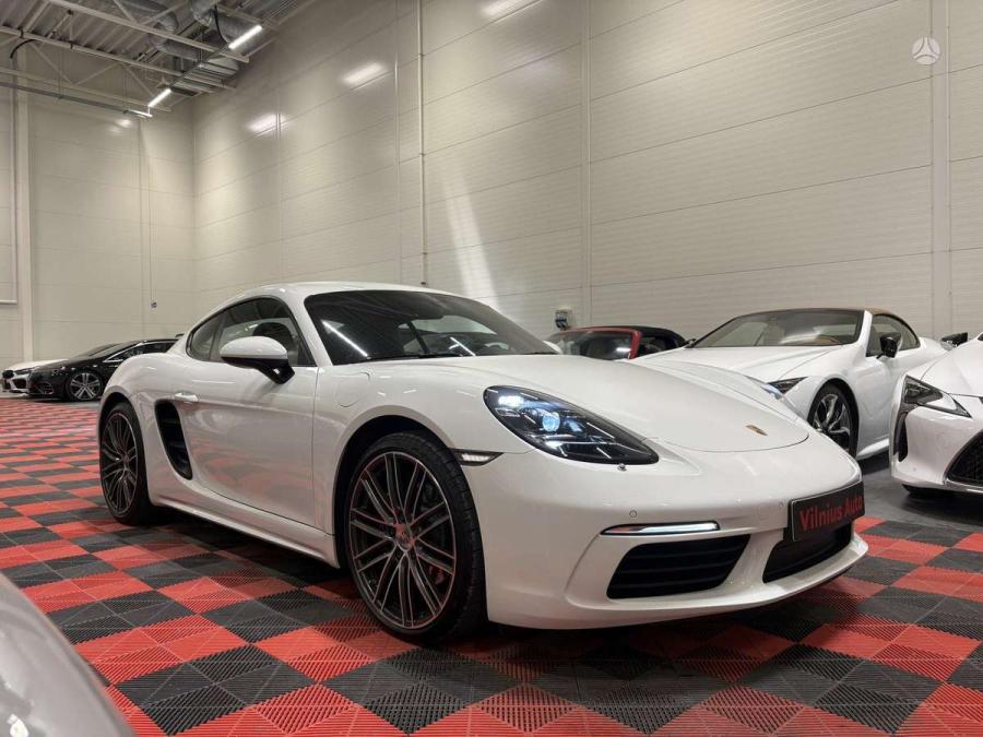Balts Porsche Cayman 2017 Viļņa, ar dzinēja tilpumu 2.00 L un nobraukumu 53 tūkst. km par 52990 €, foto 4 vietnē AUTOMOTO.COM.LV