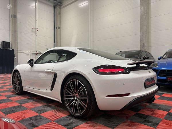 Balts Porsche Cayman 2017 Viļņa, ar dzinēja tilpumu 2.00 L un nobraukumu 53 tūkst. km par 52990 €, foto 6 vietnē AUTOMOTO.COM.LV