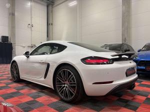 Balts Porsche Cayman 2017 Viļņa, ar dzinēja tilpumu 2.00 L un nobraukumu 53 tūkst. km par 52990 €, foto 7 vietnē AUTOMOTO.COM.LV