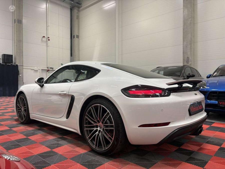 Balts Porsche Cayman 2017 Viļņa, ar dzinēja tilpumu 2.00 L un nobraukumu 53 tūkst. km par 52990 €, foto 7 vietnē AUTOMOTO.COM.LV