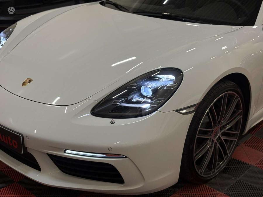 Balts Porsche Cayman 2017 Viļņa, ar dzinēja tilpumu 2.00 L un nobraukumu 53 tūkst. km par 52990 €, foto 8 vietnē AUTOMOTO.COM.LV