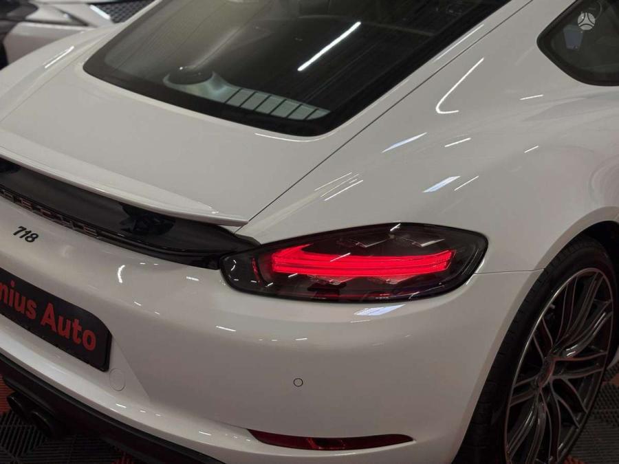 Balts Porsche Cayman 2017 Viļņa, ar dzinēja tilpumu 2.00 L un nobraukumu 53 tūkst. km par 52990 €, foto 9 vietnē AUTOMOTO.COM.LV