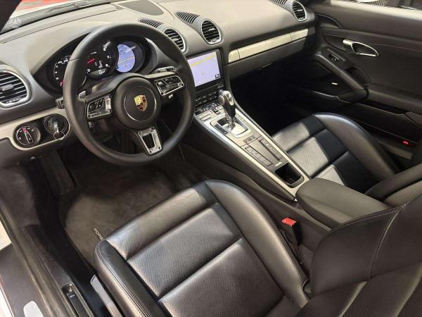 Balts Porsche Cayman 2017 Viļņa, ar dzinēja tilpumu 2.00 L un nobraukumu 53 tūkst. km par 52990 €, foto 10 vietnē AUTOMOTO.COM.LV
