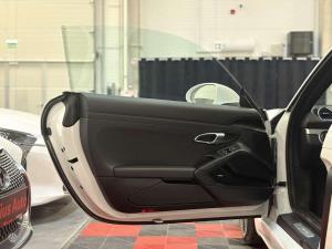 Balts Porsche Cayman 2017 Viļņa, ar dzinēja tilpumu 2.00 L un nobraukumu 53 tūkst. km par 52990 €, foto 12 vietnē AUTOMOTO.COM.LV