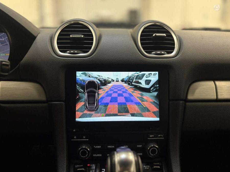 Balts Porsche Cayman 2017 Viļņa, ar dzinēja tilpumu 2.00 L un nobraukumu 53 tūkst. km par 52990 €, foto 24 vietnē AUTOMOTO.COM.LV