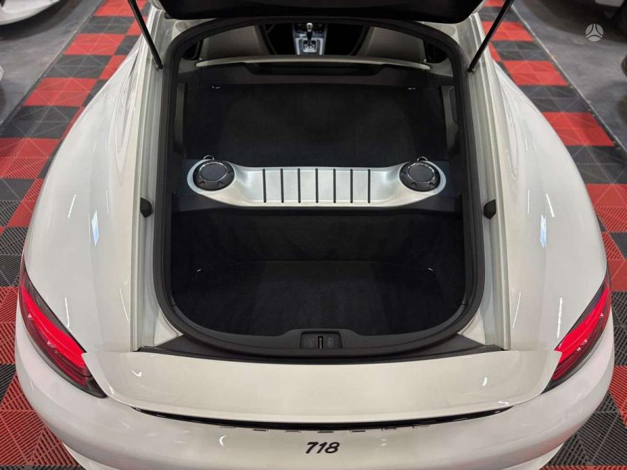 Balts Porsche Cayman 2017 Viļņa, ar dzinēja tilpumu 2.00 L un nobraukumu 53 tūkst. km par 52990 €, foto 27 vietnē AUTOMOTO.COM.LV