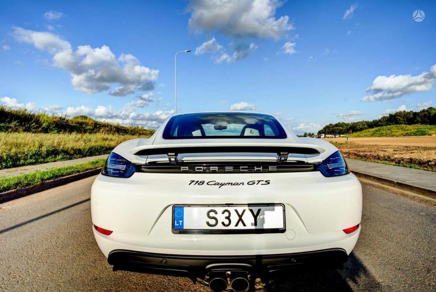 White Porsche Cayman 2018 in Kaunas, with an engine capacity of 2.50 L and mileage of 125 thousand km for 55000 €, photo 4 on AUTOMOTO.COM.LV