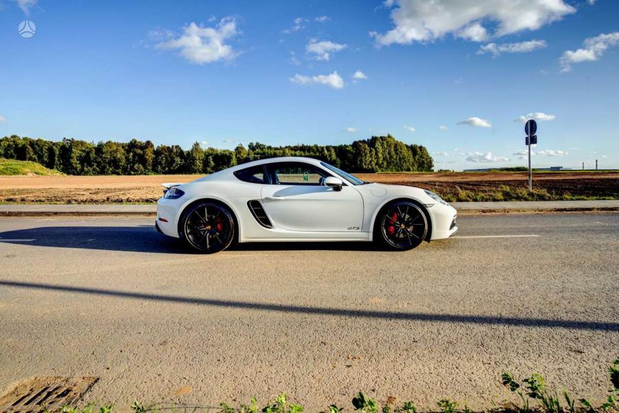 White Porsche Cayman 2018 in Kaunas, with an engine capacity of 2.50 L and mileage of 125 thousand km for 55000 €, photo 8 on AUTOMOTO.COM.LV