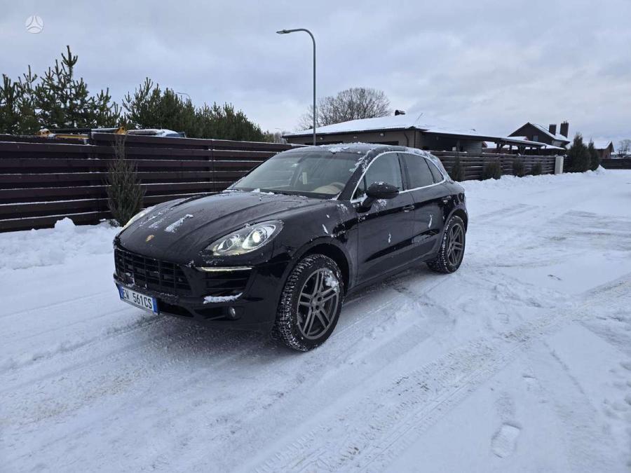 Black Porsche Macan 2014 in Kaunas, with an engine capacity of 2.97 L and mileage of 250 thousand km for 18950 €, photo 1 on AUTOMOTO.COM.LV