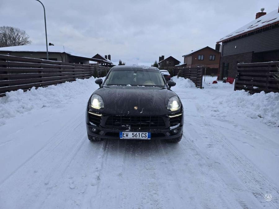 Black Porsche Macan 2014 in Kaunas, with an engine capacity of 2.97 L and mileage of 250 thousand km for 18950 €, photo 10 on AUTOMOTO.COM.LV