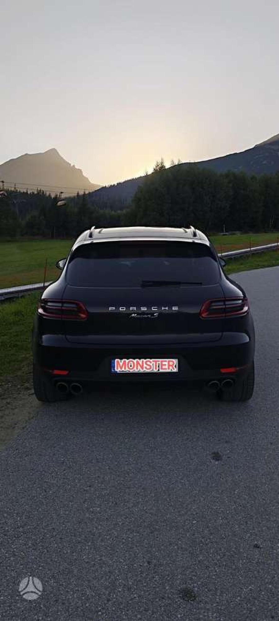Black Porsche Macan 2014 in Klaipeda, with an engine capacity of 2.97 L and mileage of 249 thousand km for 23500 €, photo 2 on AUTOMOTO.COM.LV