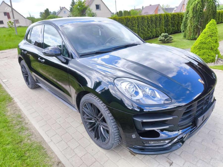 Melns Porsche Macan 2014 Rokiškis, ar dzinēja tilpumu 2.97 L un nobraukumu 258 tūkst. km par 22500 €, foto 8 vietnē AUTOMOTO.COM.LV