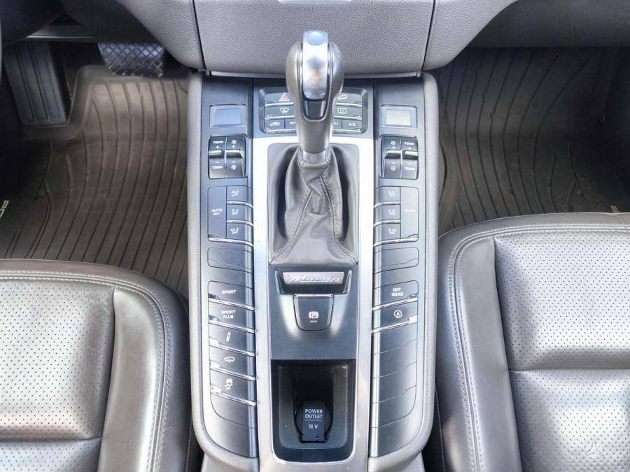 Melns Porsche Macan 2014 Rokiškis, ar dzinēja tilpumu 2.97 L un nobraukumu 258 tūkst. km par 22500 €, foto 19 vietnē AUTOMOTO.COM.LV