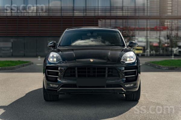 Black Porsche Macan 2015 in Liepaja, with an engine capacity of 3.60 L and mileage of 220 thousand km for 22000 €, photo 10 on AUTOMOTO.COM.LV