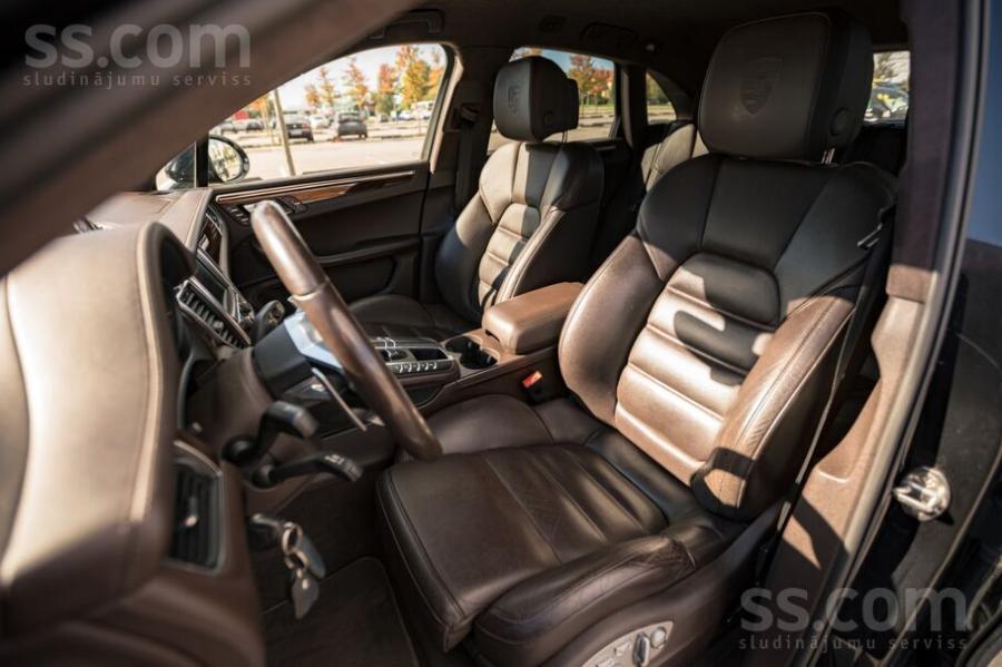 Melns Porsche Macan 2015 Liepāja, ar dzinēja tilpumu 3.60 L un nobraukumu 220 tūkst. km par 22000 €, foto 16 vietnē AUTOMOTO.COM.LV