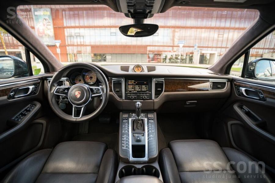 Melns Porsche Macan 2015 Liepāja, ar dzinēja tilpumu 3.60 L un nobraukumu 220 tūkst. km par 22000 €, foto 18 vietnē AUTOMOTO.COM.LV